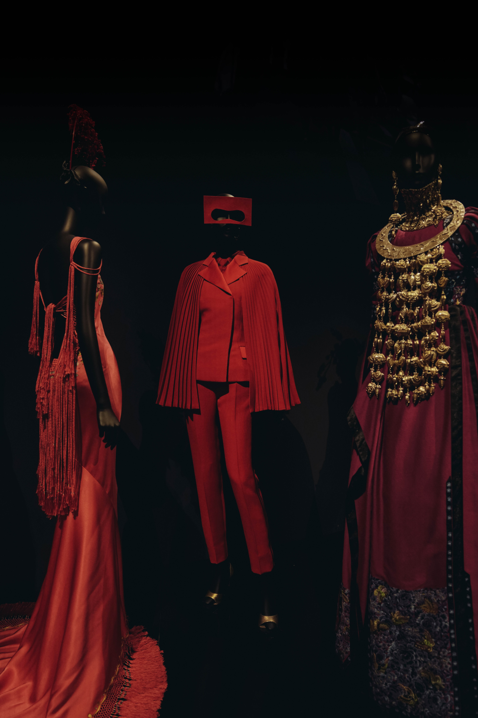 CHRISTIAN DIOR: THE MAN BEHIND A REVOLUTION – Qompendium